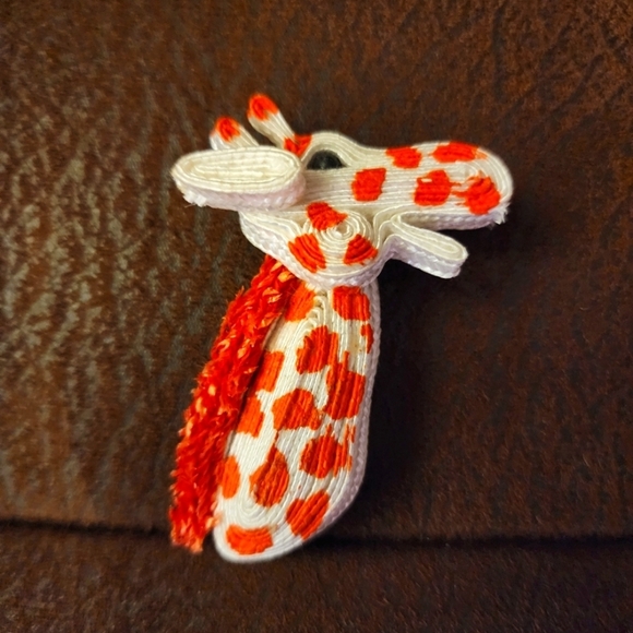 Vintage | Jewelry | Vintage Rattan Giraffe Pin | Poshmark